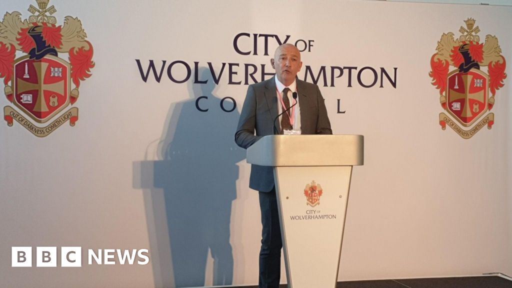 Review recommends £30k pay rise for Wolverhampton Council chief