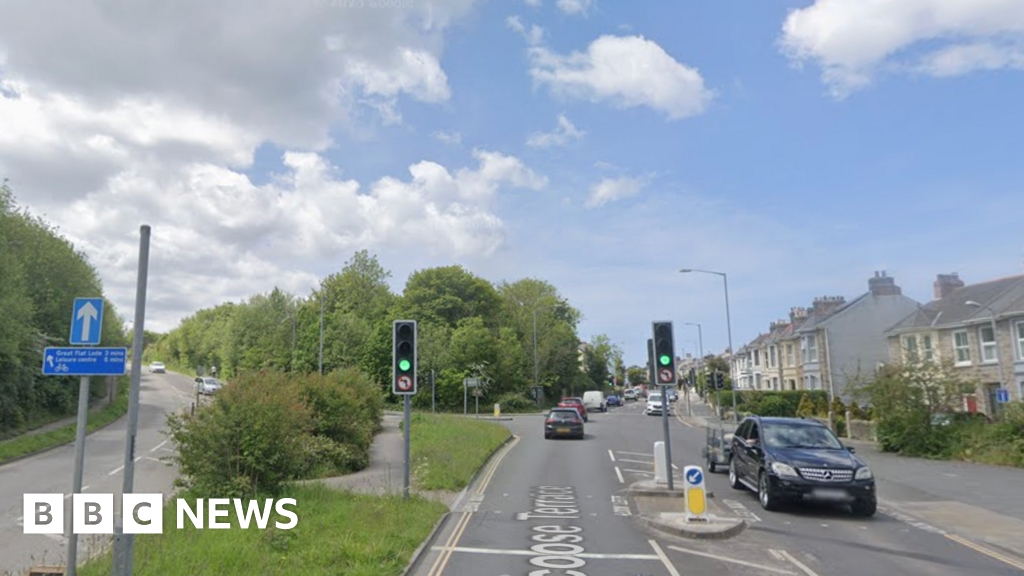 Calls for views on Pool road safety improvement plans - BBC News