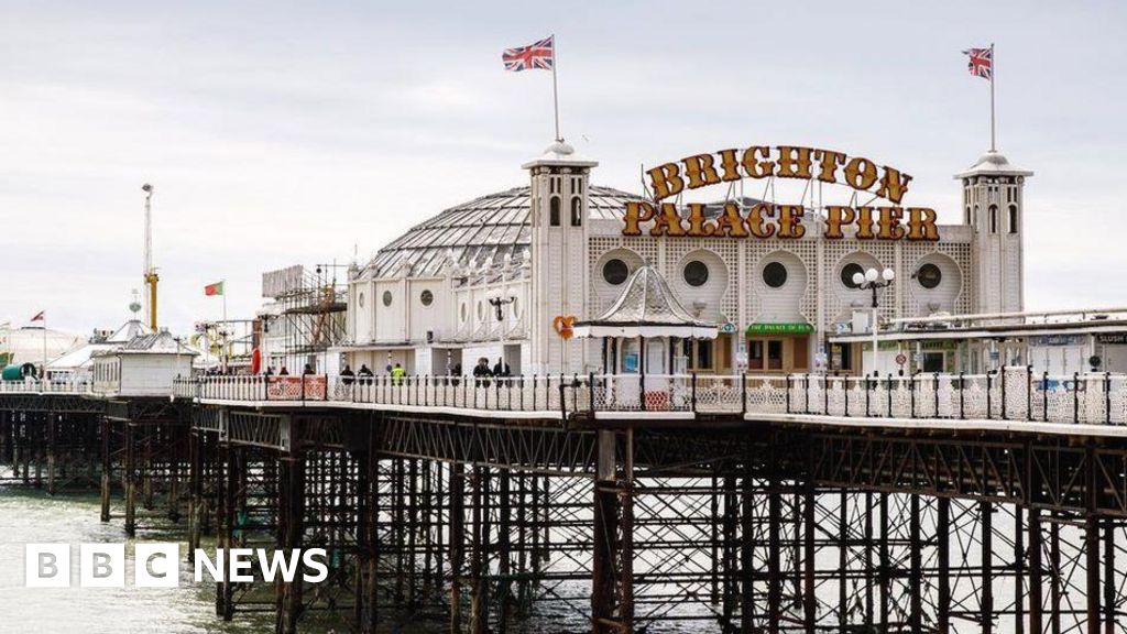 Brighton Pier owners say trade is unusually difficult - BBC News