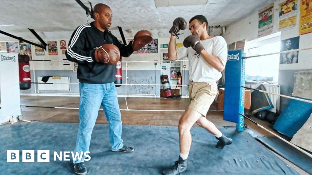 Boxing's shameful past retold in Cuthbert Taylor play - BBC News