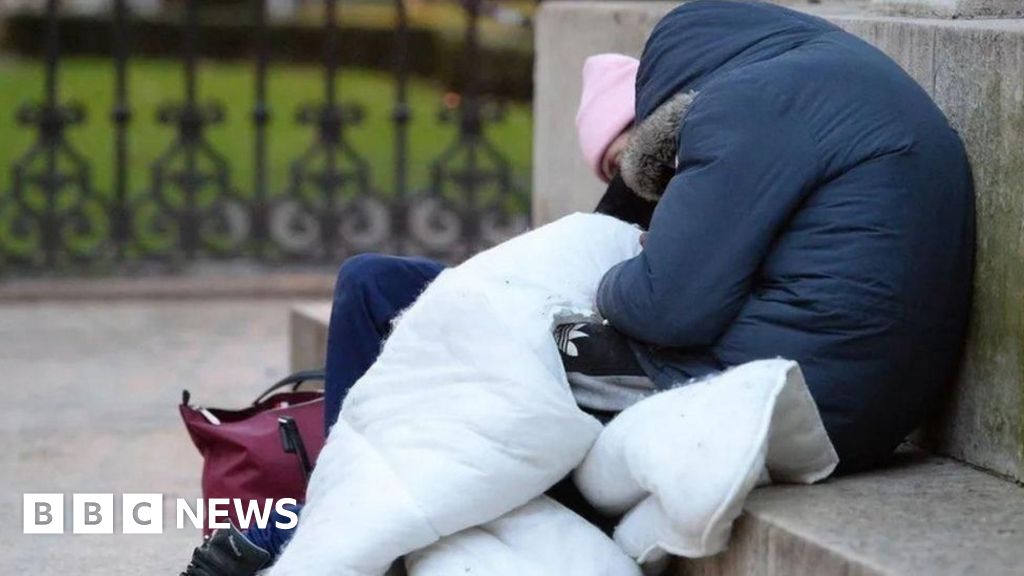 Kent: Homeless charity issues warning on 50th anniversary - BBC News