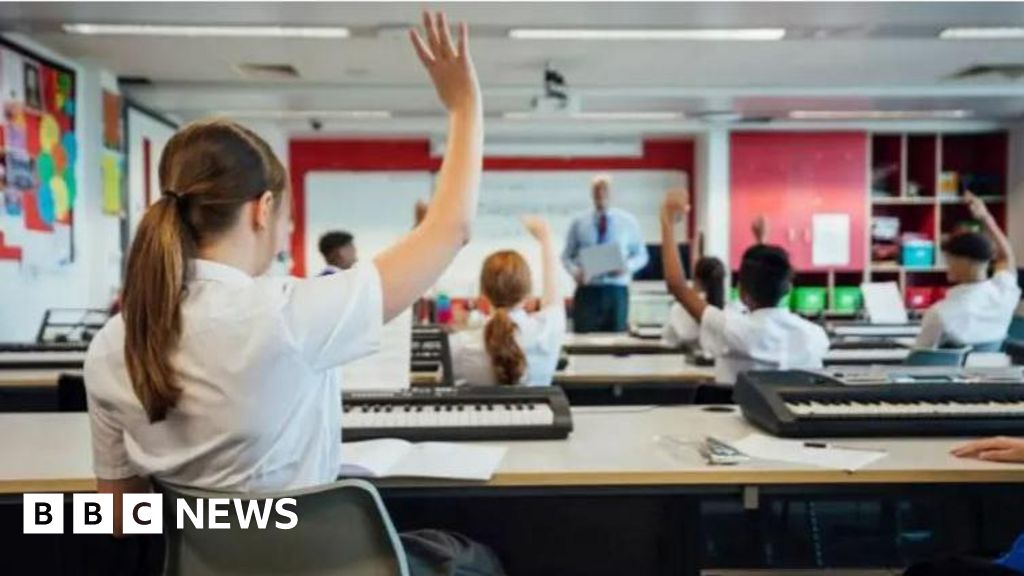 West Hove Infants and Hove Juniors urged to rethink academy plan