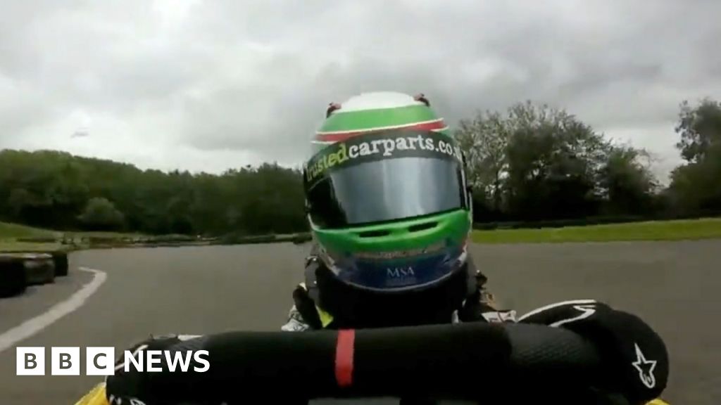 F1: Deaf racing enthusiast hears car for first time - BBC News