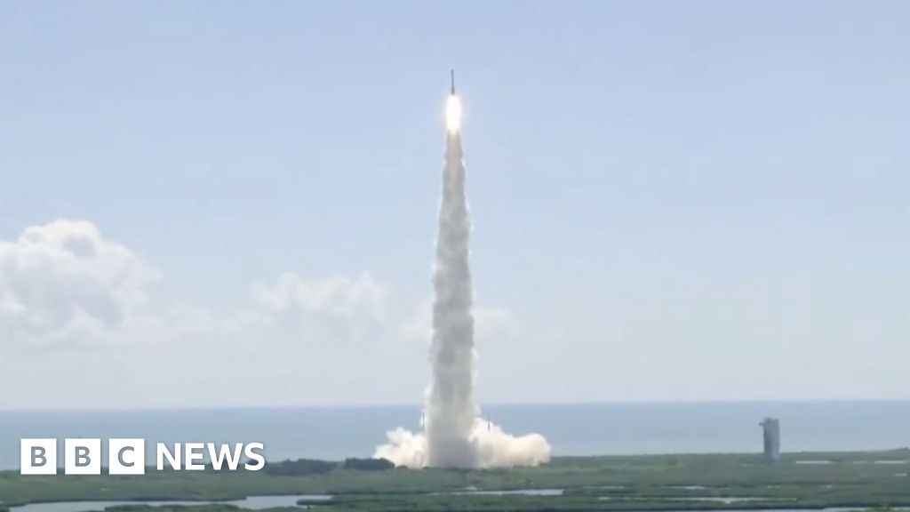 Moment of lift-off for Boeing Starliner's first crewed mission - BBC News