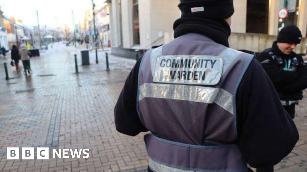 North Lincolnshire council cracks down on anti-social behaviour - BBC News