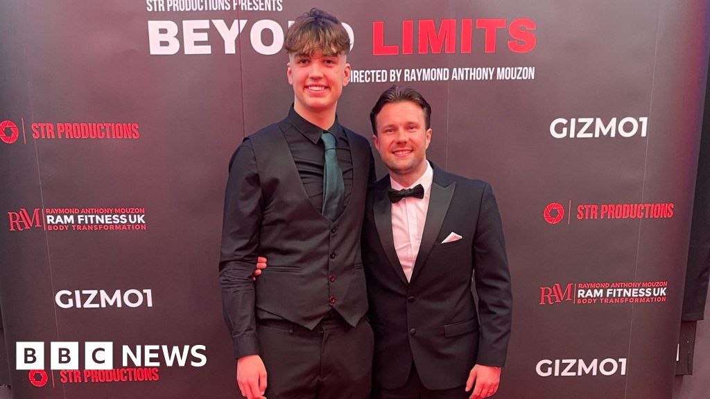 Film documents Bracknell Ironman challenge training - BBC News