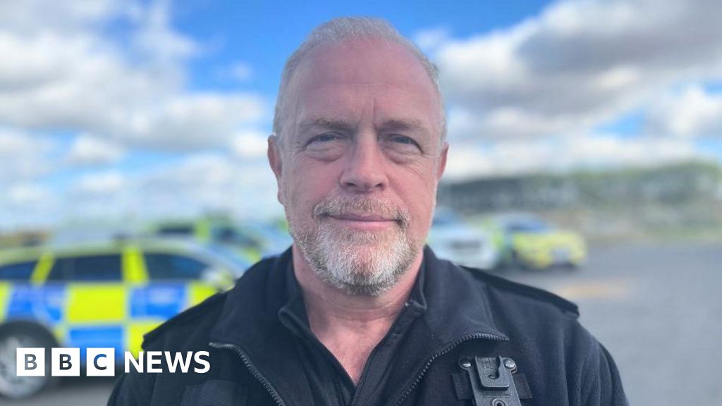 Keep out of Lincolnshire, hare coursers told - BBC News