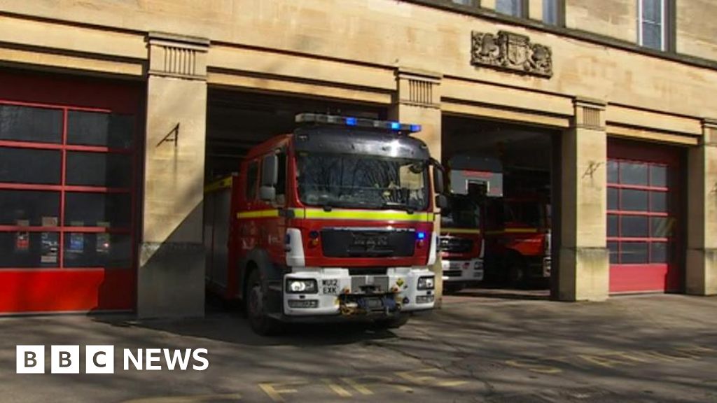 Avon Fire and Rescue 'still not free from technical faults' - BBC News
