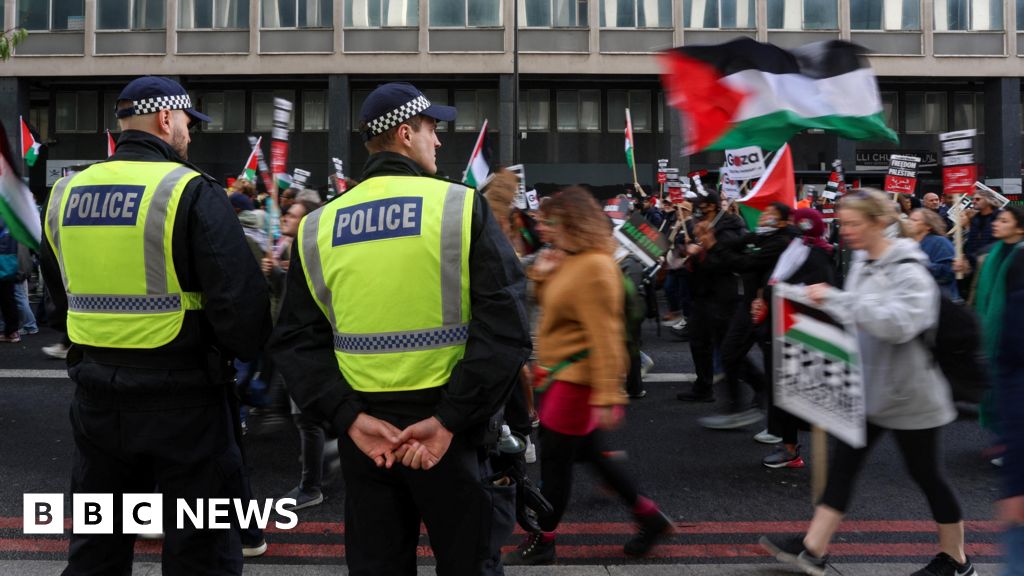 Met Police underfunded for unique demands of London, mayor writes - BBC ...