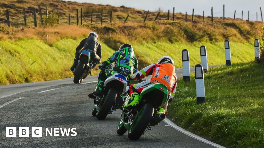 Classic TT: Final race curtailed after further rain showers