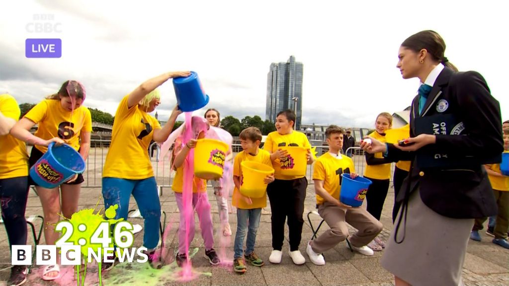 World record for most people slimed in a three-minute relay