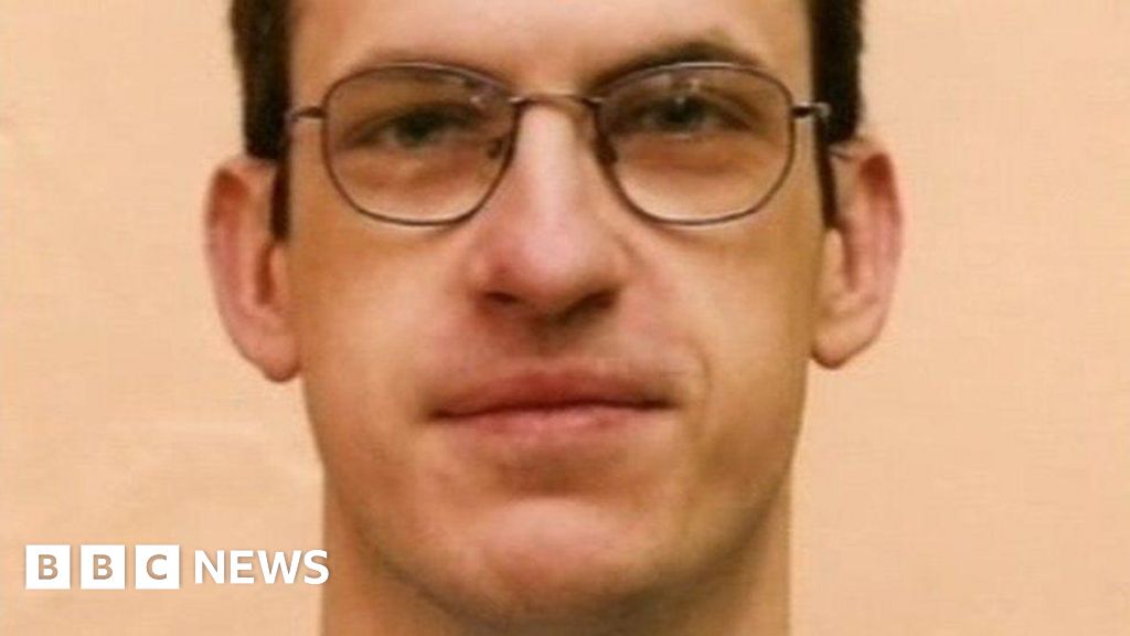 Kieran Doherty: Coroner still waiting for Irish information - BBC News