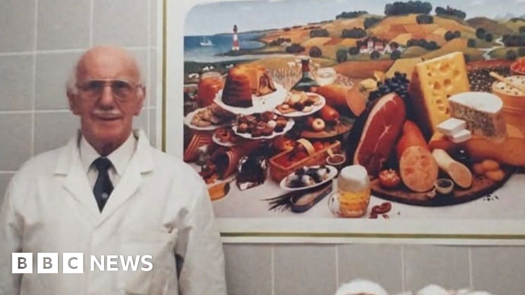 Tribute unveiled to Hull's 'true gentlemen' grocer