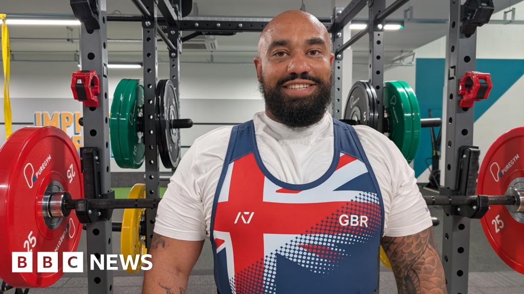 Powerlifter takes on the world after cancer surgery
