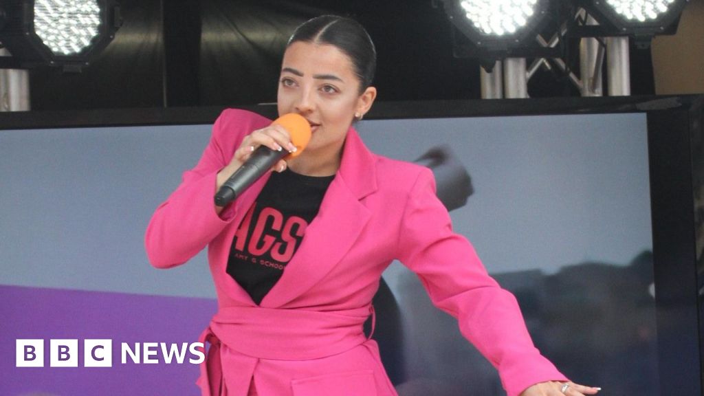 Wolverhampton Arts Festival returns for second year - BBC News