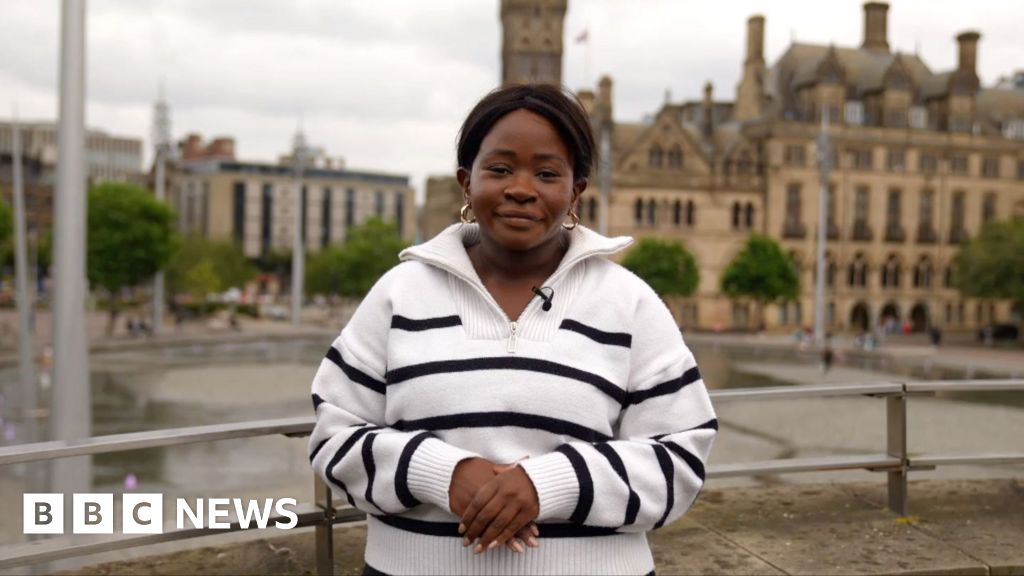 Bradford: New Voices winner looks at what the arts have to offer - BBC News