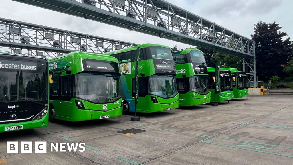 Half of Leicester's buses now run on electricity - council - BBC News