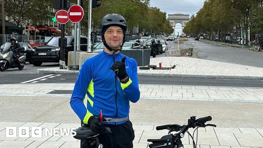 Marlow man with terminal cancer to ride for cycle record - BBC News