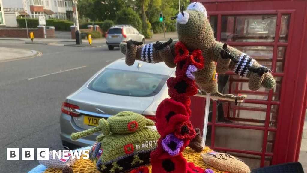 Southport 'guerrilla' crochet artists honour D-Day landings - BBC News