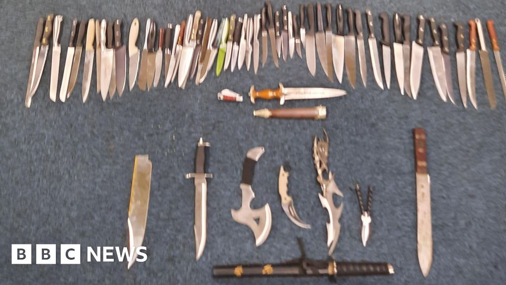 Sixty-four knives taken off St Albans streets during crackdown - BBC News