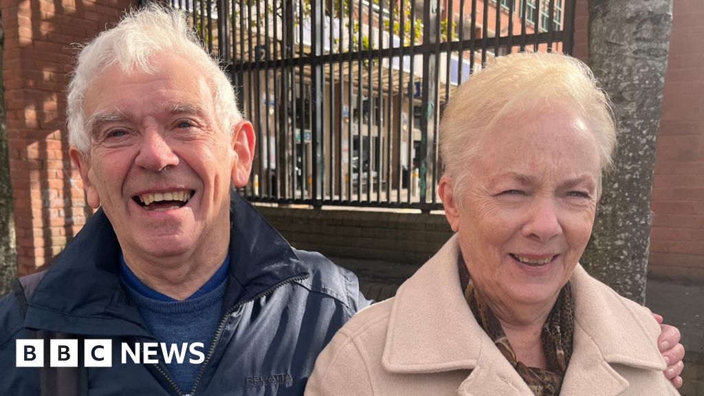 Boyne Bridge: Work to dismantle bridge begins - BBC News