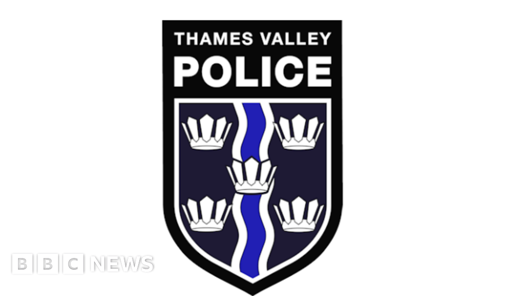 Thames Valley Police force logo to 'create a strong identity' - BBC News
