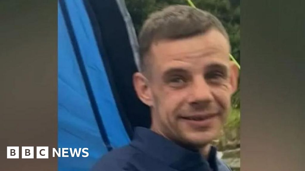 Eleventh arrest over Kirkby fatal street shooting - BBC News