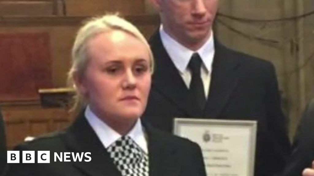 Police who took kebab break before arena bomb disciplined - BBC News