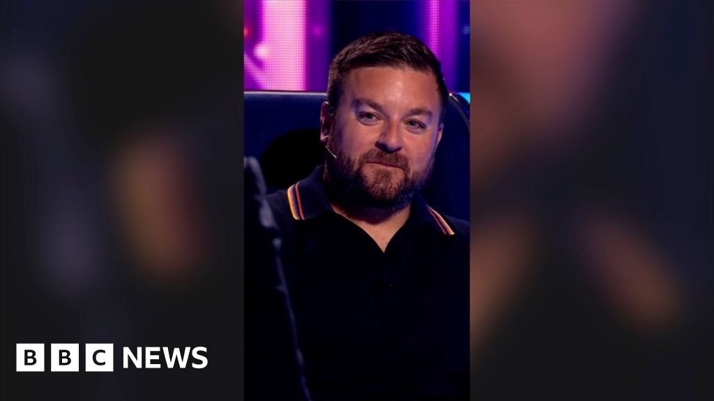 Alex Brooker really wanted to be burgled as a kid - BBC News