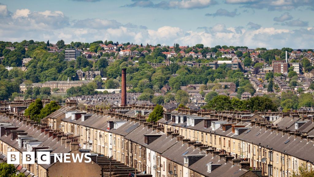 Third of Bradford working age people die in poverty - report