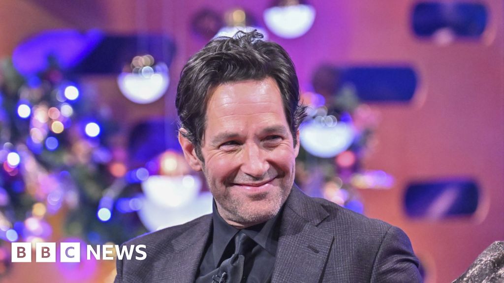 Hollywood actor Paul Rudd admits love for Basingstoke and Tadley - BBC News