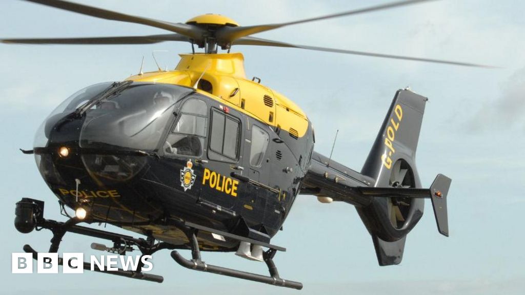 Arrests after report of road rage and crashes in Worksop - BBC News