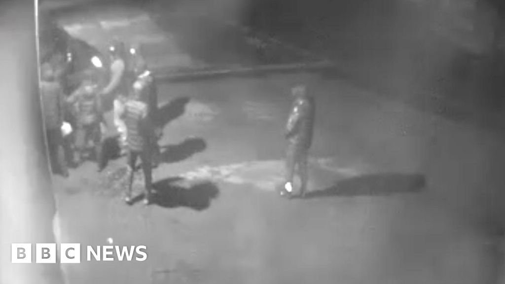Tideswell: CCTV released of attempt to ram-raid tractor depot - BBC News