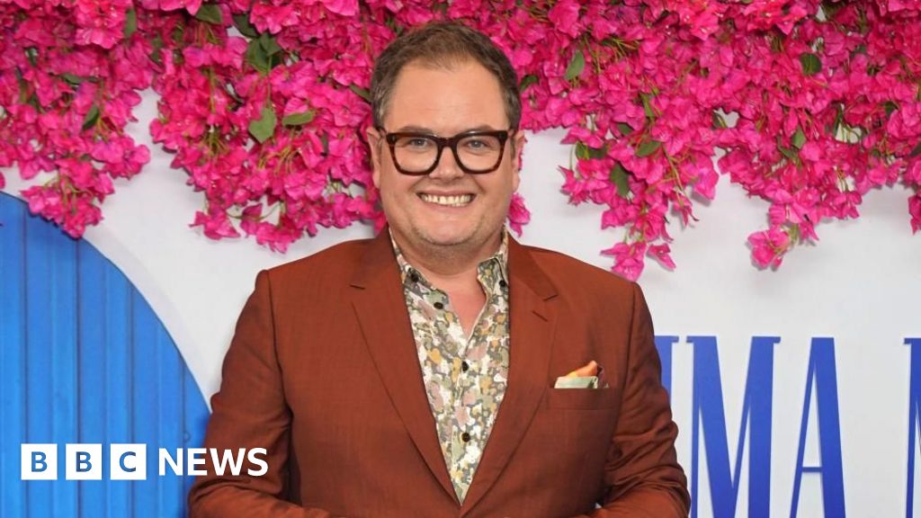 Changing Ends: Alan Carr recalls Elton John phoning his childhood home ...
