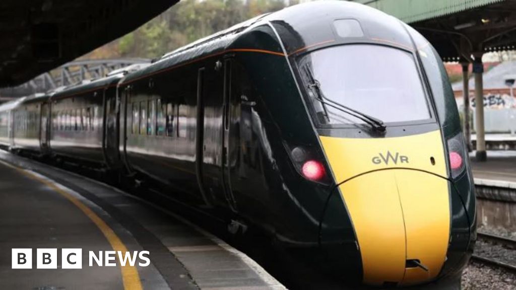 Rail disruption warning in Devon and Cornwall - BBC News