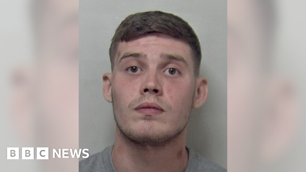Kent burglar who assaulted police officer is jailed - BBC News