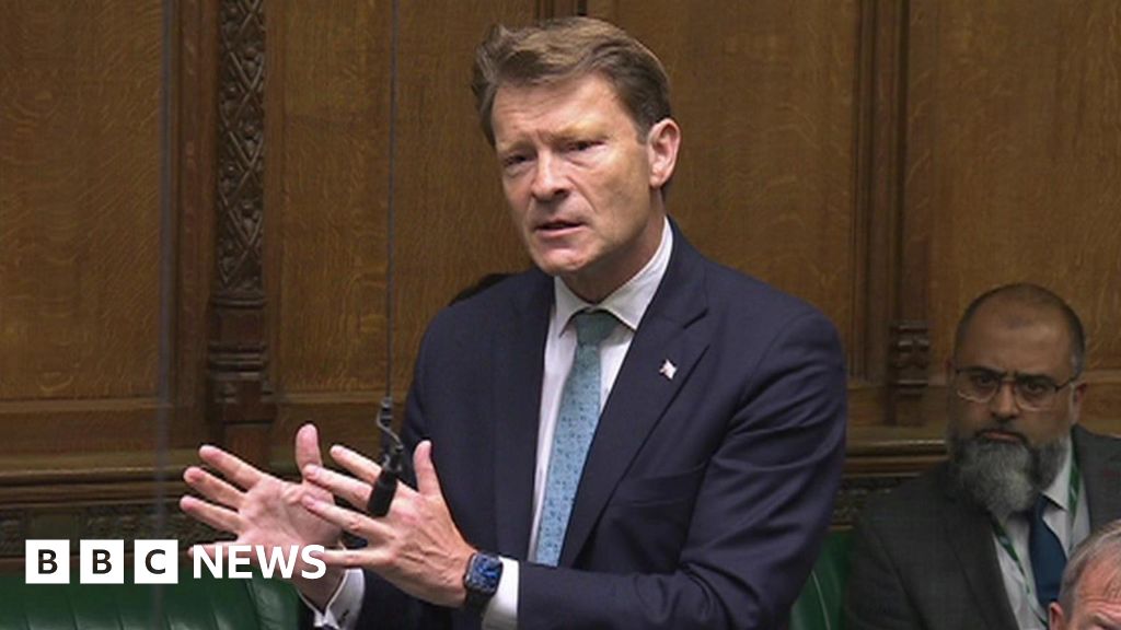 Reform UK's Richard Tice criticises immigration impact in Boston - BBC News