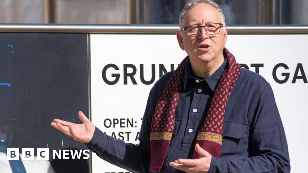 Photographer reflects on city's 90s queer scene - BBC News