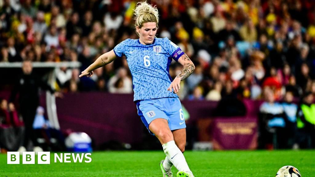 Millie Bright: Lioness given Reigate and Banstead honour - BBC News
