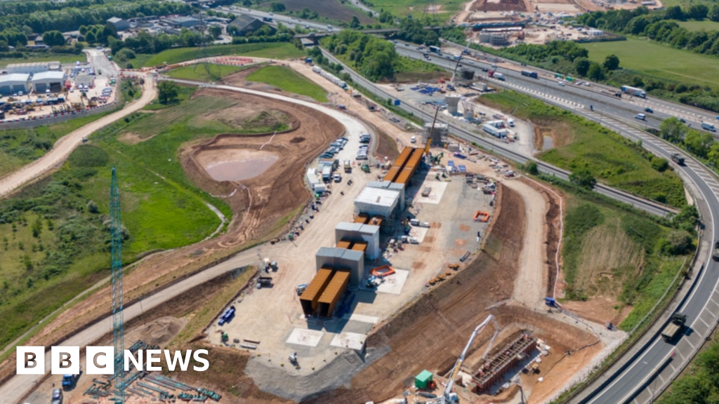 HS2 construction prepares for M6 'viaduct slide' near Birmingham