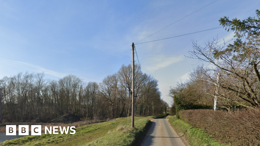 Bomb squad called to Suffolk after WW2 device found