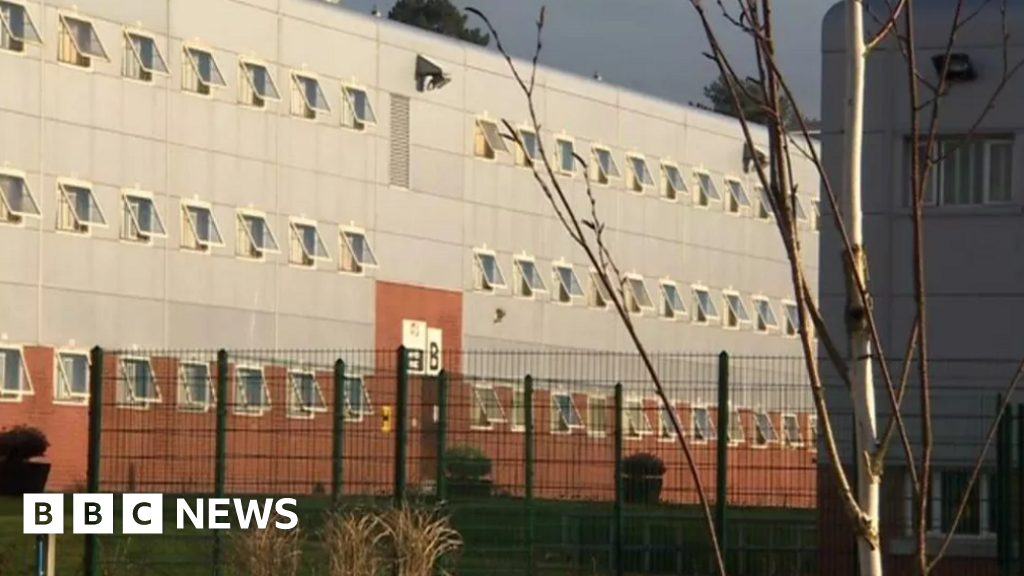 Parc Prison: Probe into excessive force messages by staff - BBC News