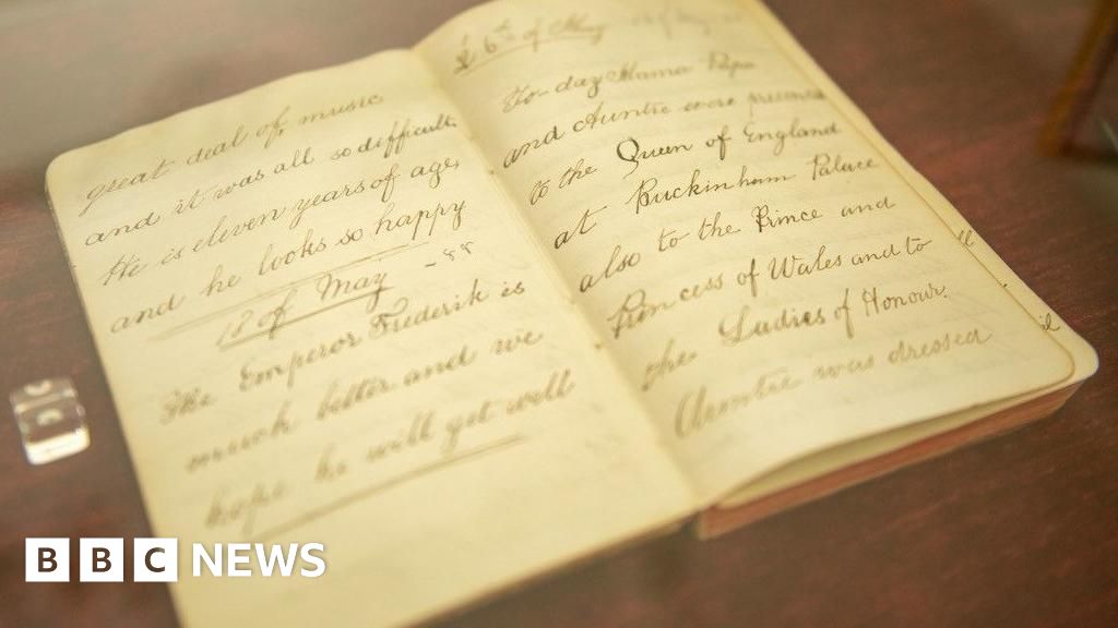 Mapperton international volunteers digitise aristocrat's letters - BBC News