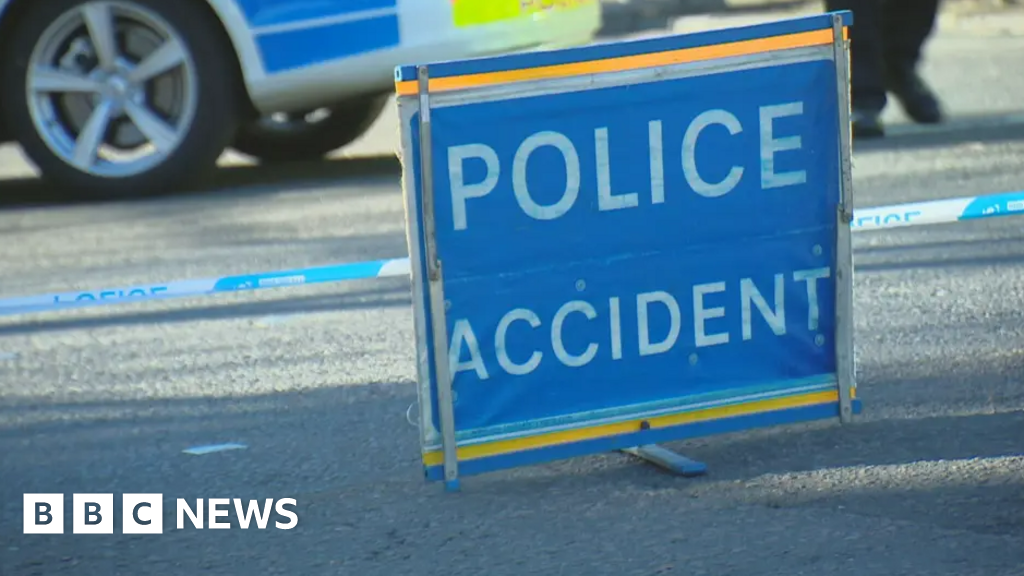 Five taken to hospital after four-vehicle M9 crash near Bannockburn