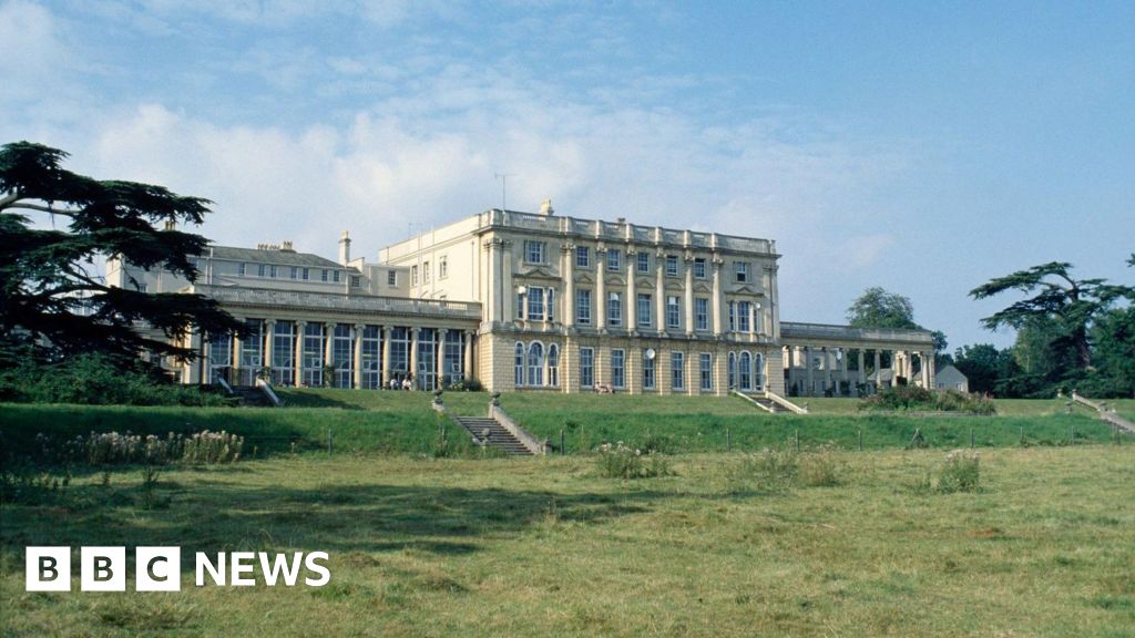 Caversham Park: Plans amended for historic former BBC building - BBC News