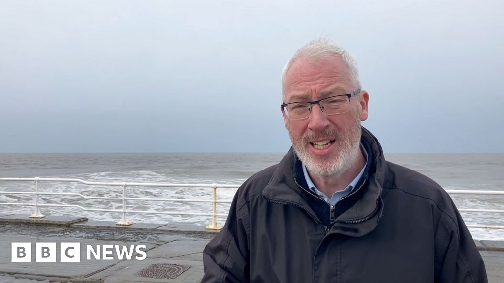 Storm Darragh: Rare red weather warning set for Wales - BBC News