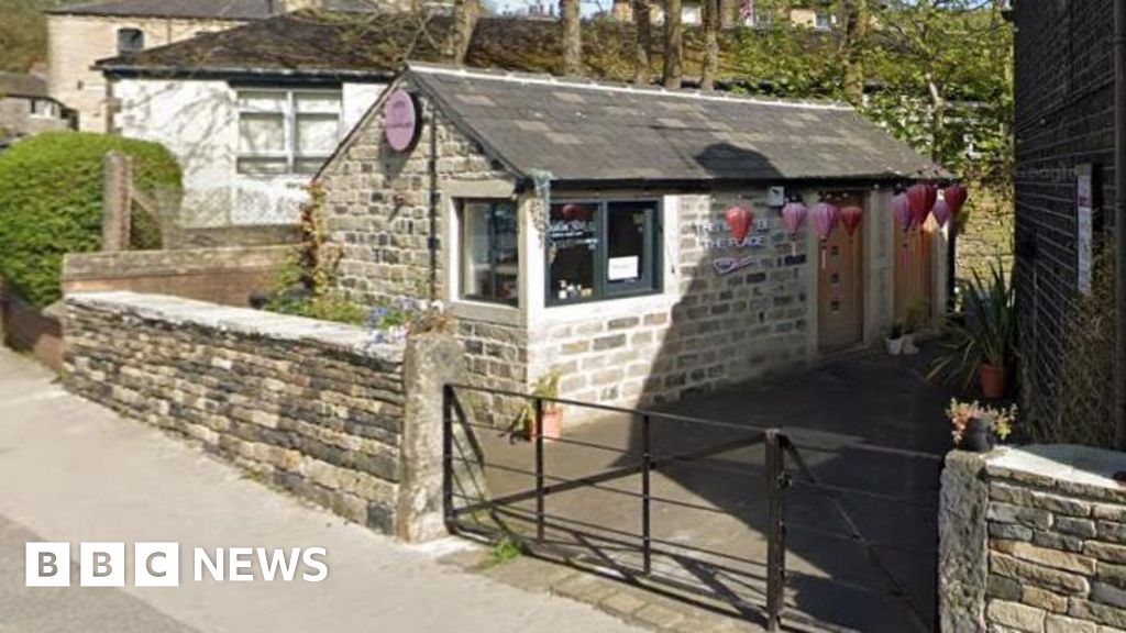 Marsden cafe Oi Dumplings gets alcohol licence despite 'hostile energy ...