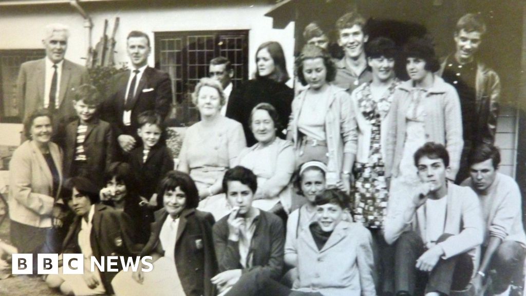 Shilbottle celebrates 60 years of friendship with French village - BBC News