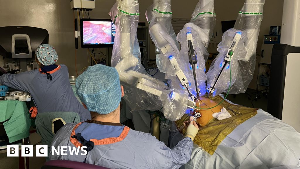 Staffordshire robotic surgery 'has been a real life changer' - BBC News