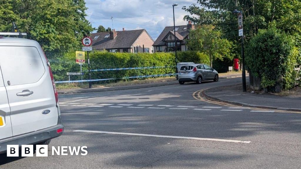 Man seriously injured in Coventry car and bike crash - BBC News
